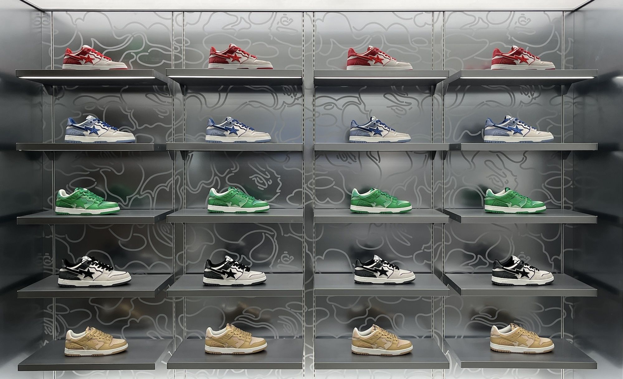 Japanese clothing brand Bape opens first Chicago store in Gold Coast ...