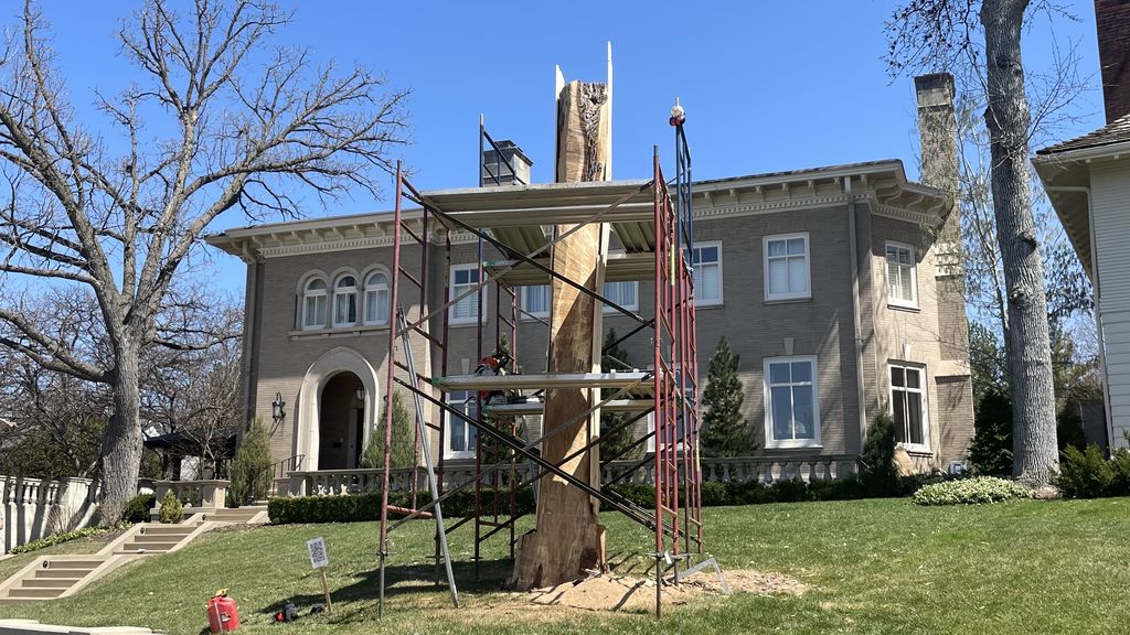 Meet "the next 'Spoonbridge and Cherry,'" a giant No. 2 pencil - Axios ...