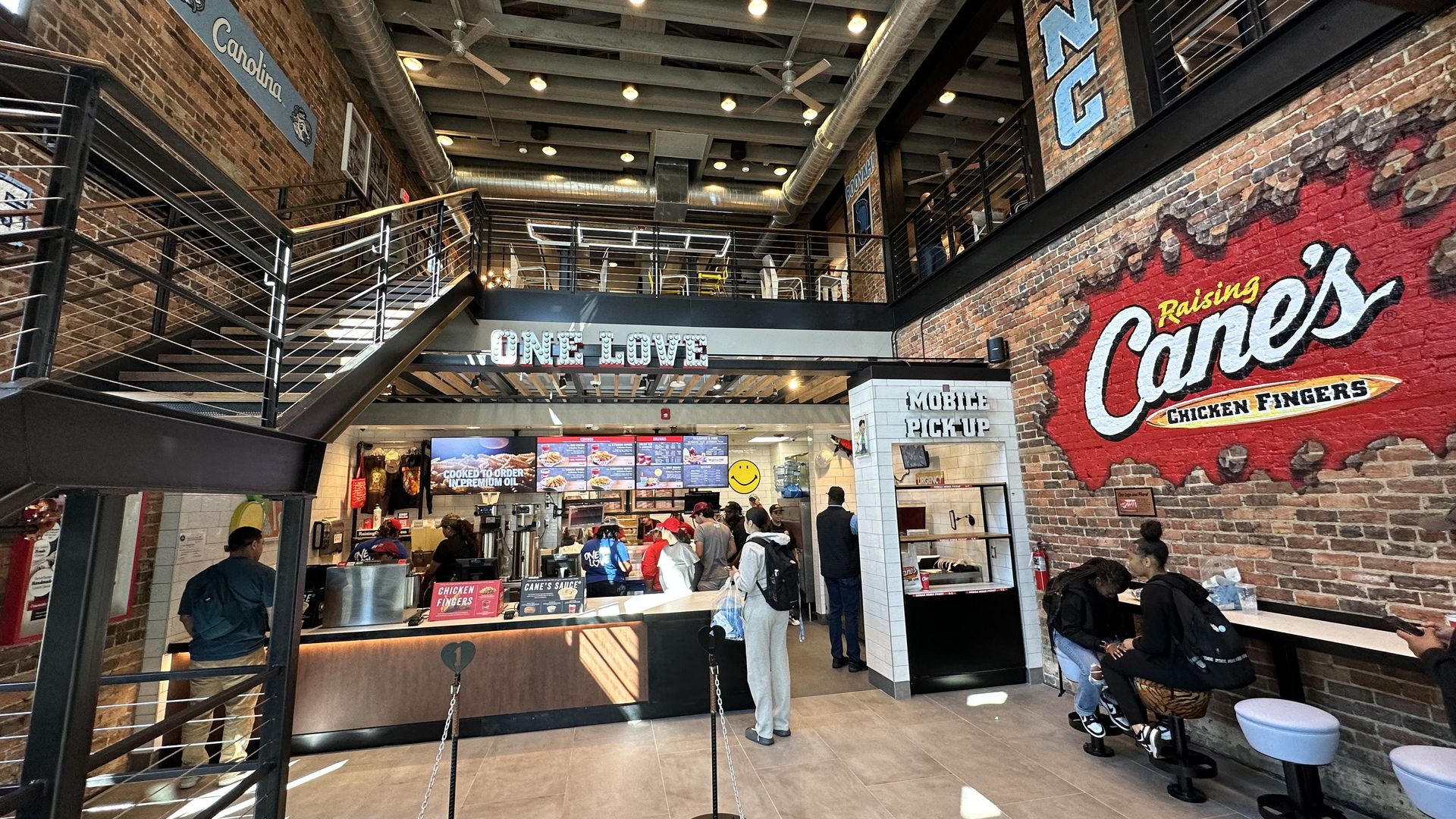 Raising Cane's opens in Chapel Hill, its first restaurant in the ...