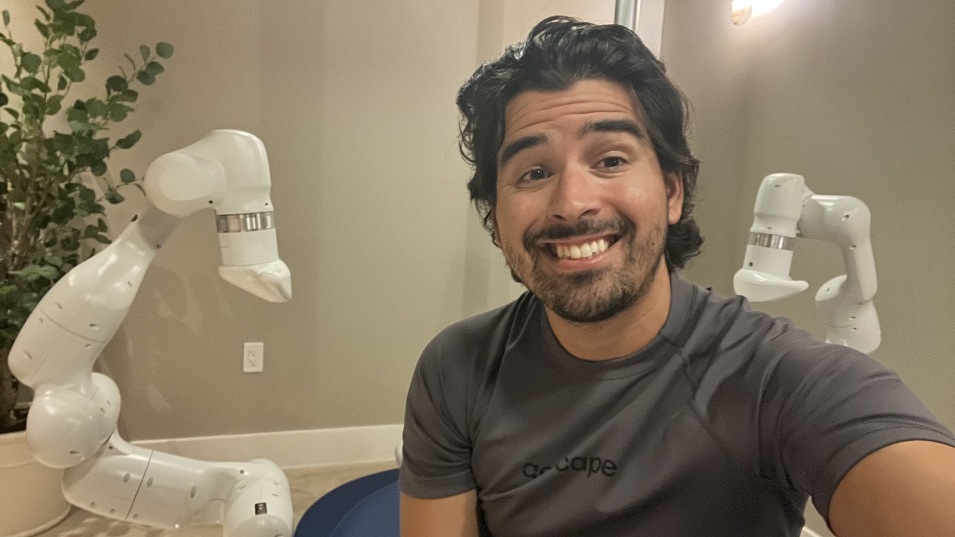 I tried Miami's new massage robot. Technical difficulties ensued ...