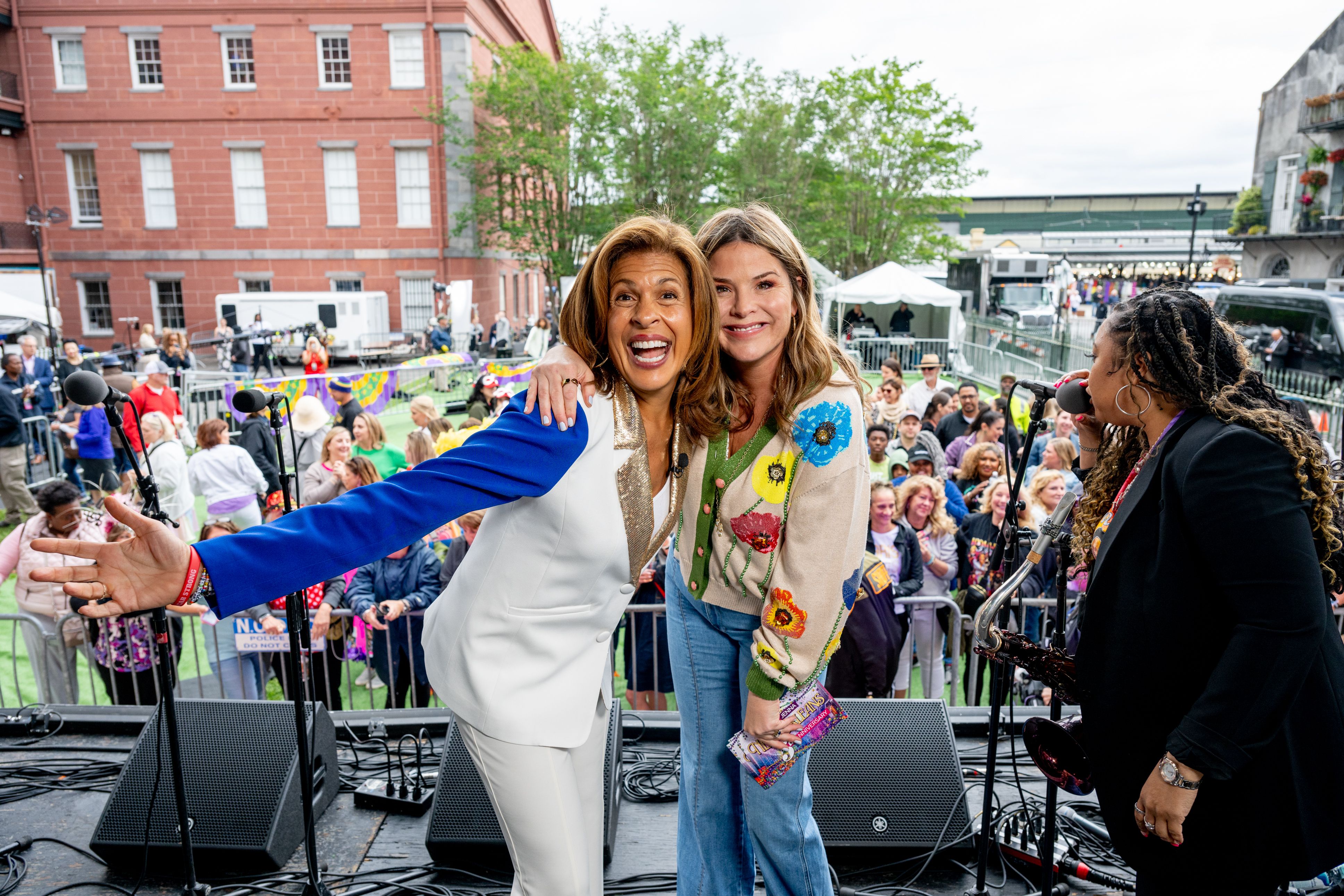Hoda and Jenna of "Today" took a burlesque class during New Orleans ...