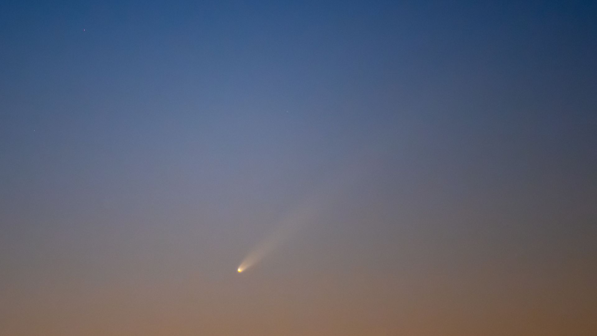 Don't miss this rare comet sighting - Axios Seattle