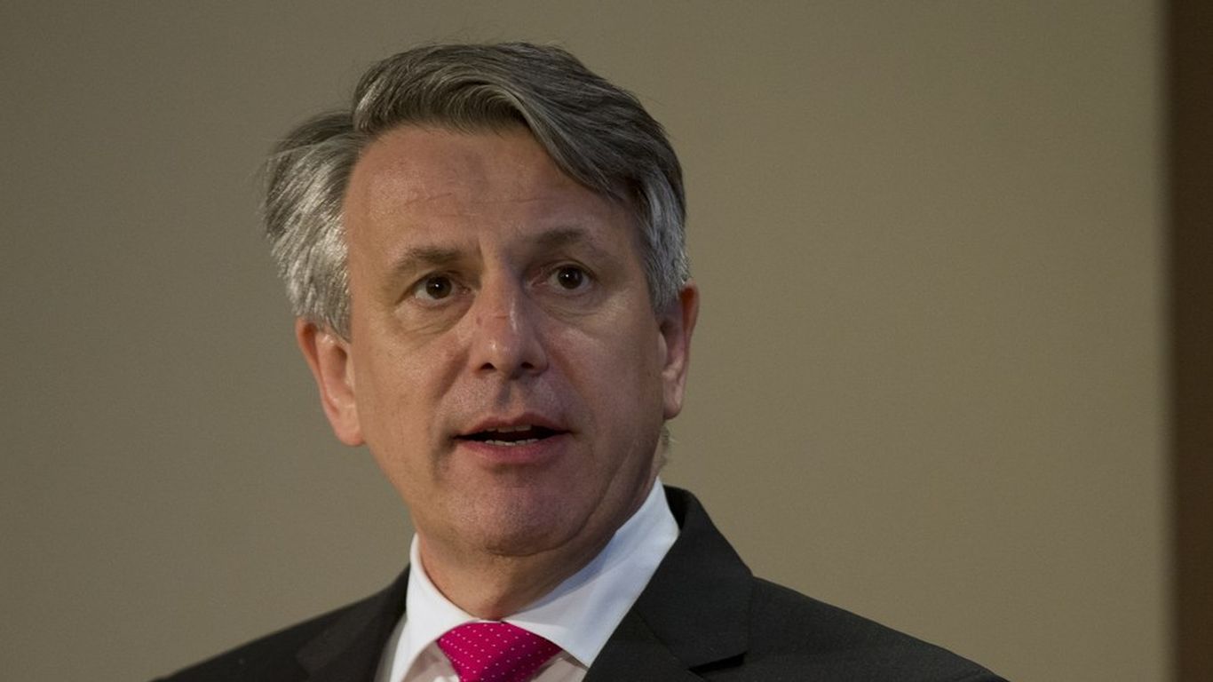 Shell CEO warns of “disappearing” public patience on carbon emissions