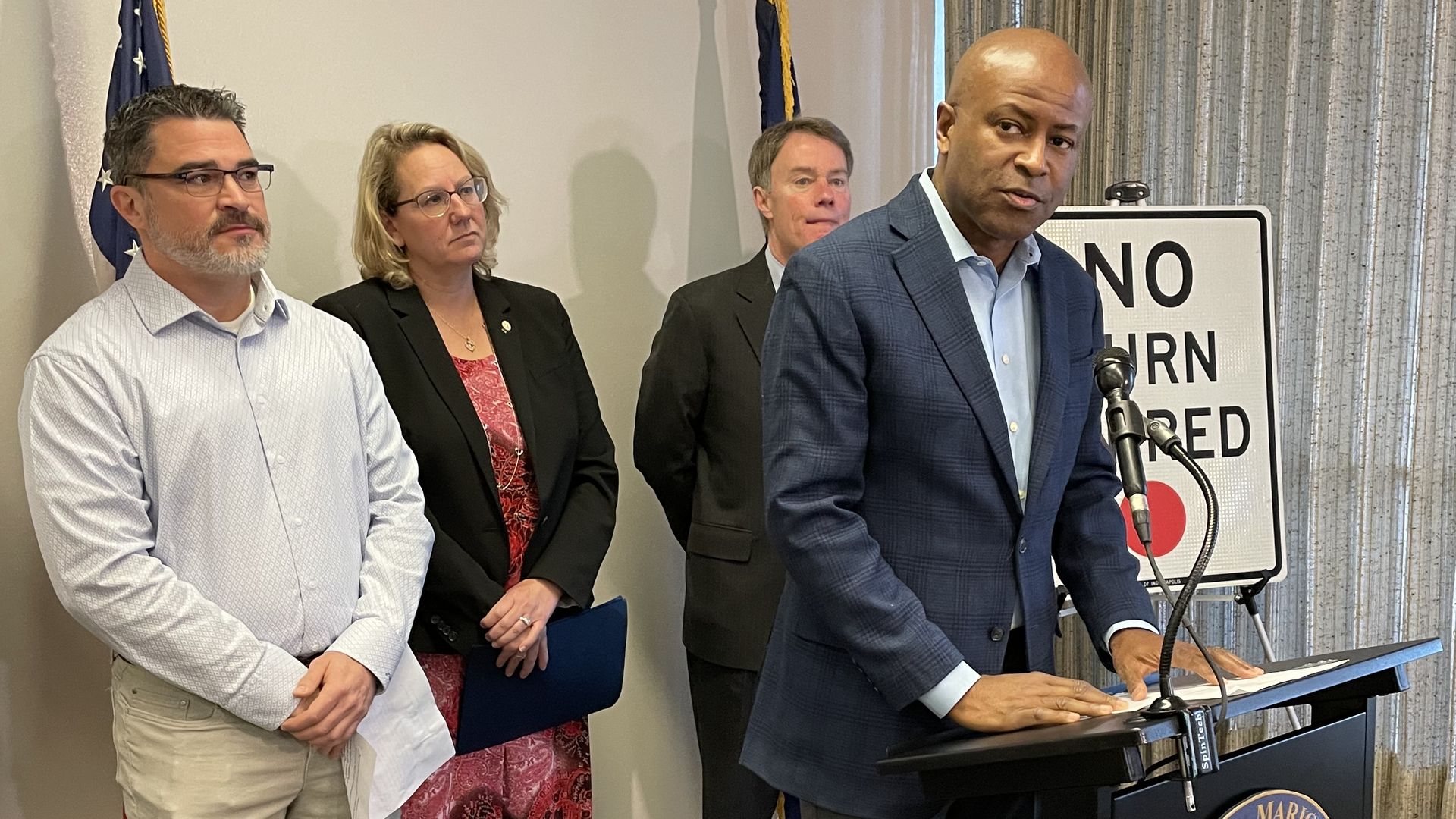 Indianapolis revives right-turn-on-red ban - Axios Indianapolis