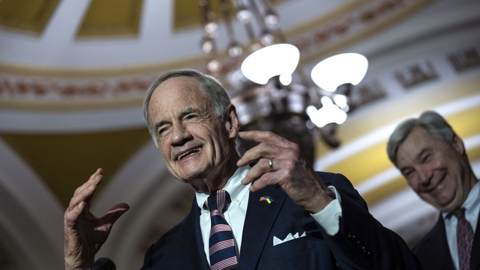 Carper throws new counterproposal into permitting mix