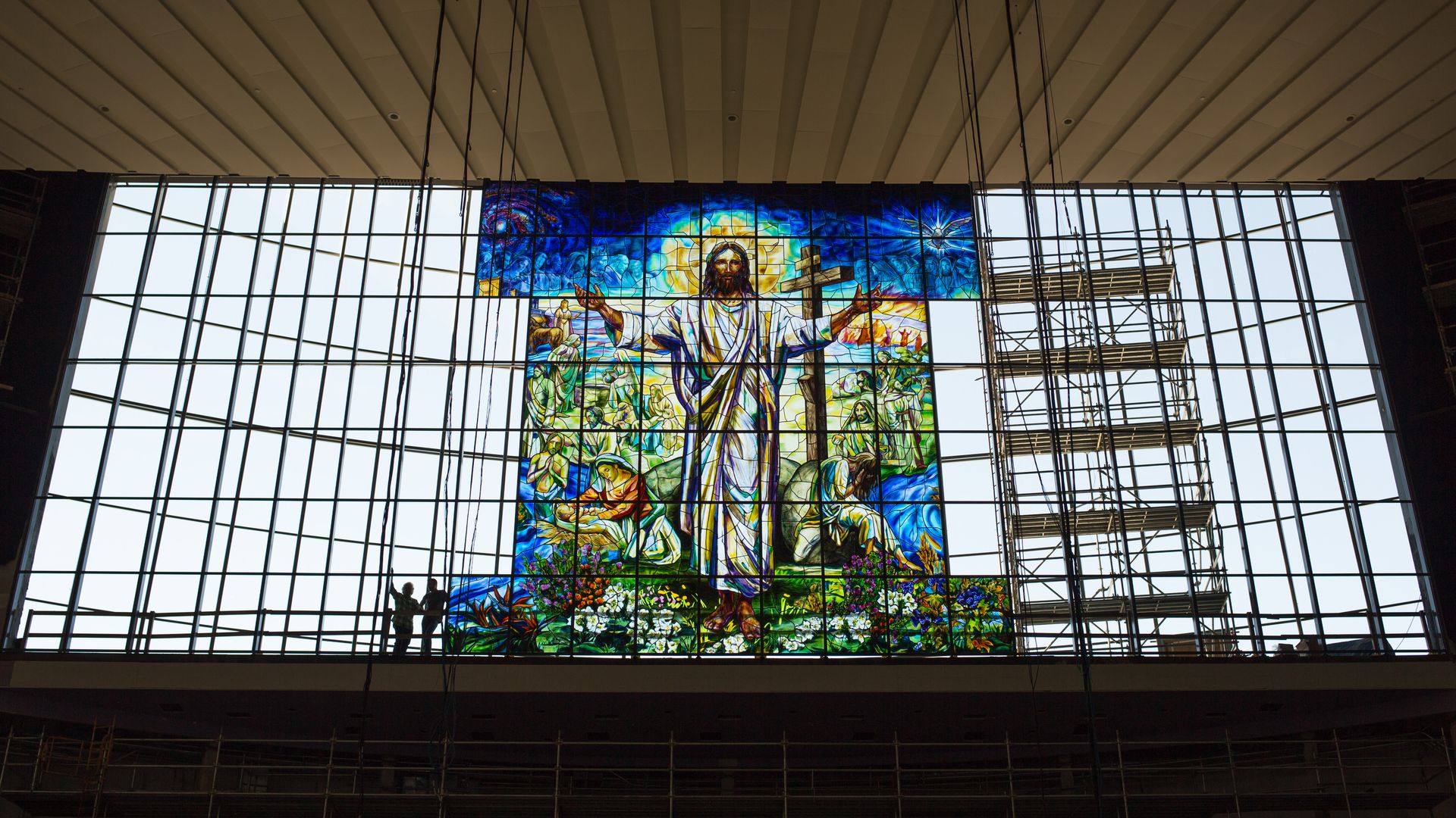 "Holy Frit" documentary peeks inside Portland's Bullseye Glass - Axios ...