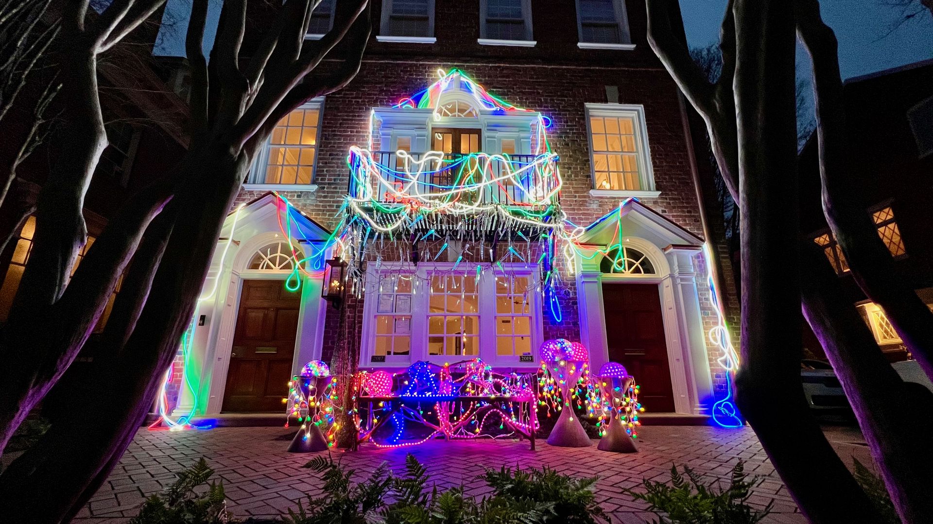 Richmond's crazy, wacky and possibly barf-inspired holiday lights ...