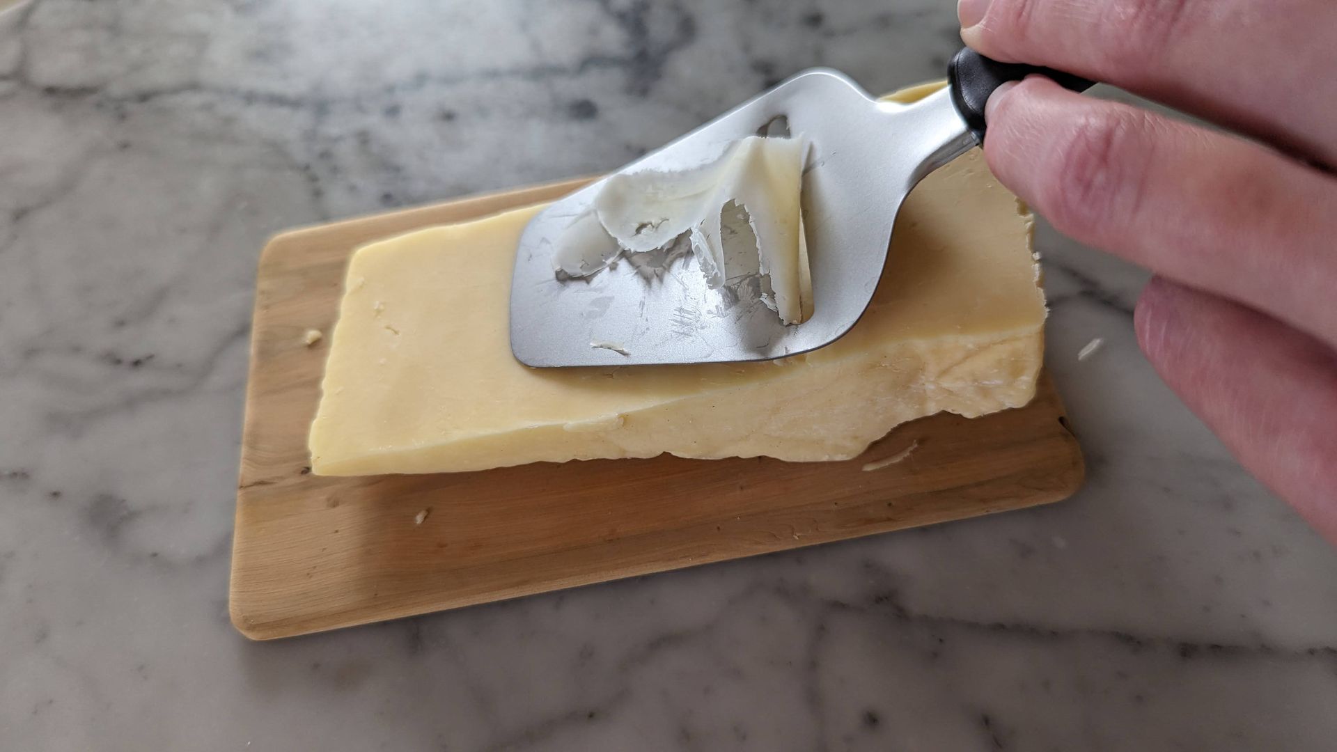 1 snack to go: Beehive cheese - Axios Salt Lake City