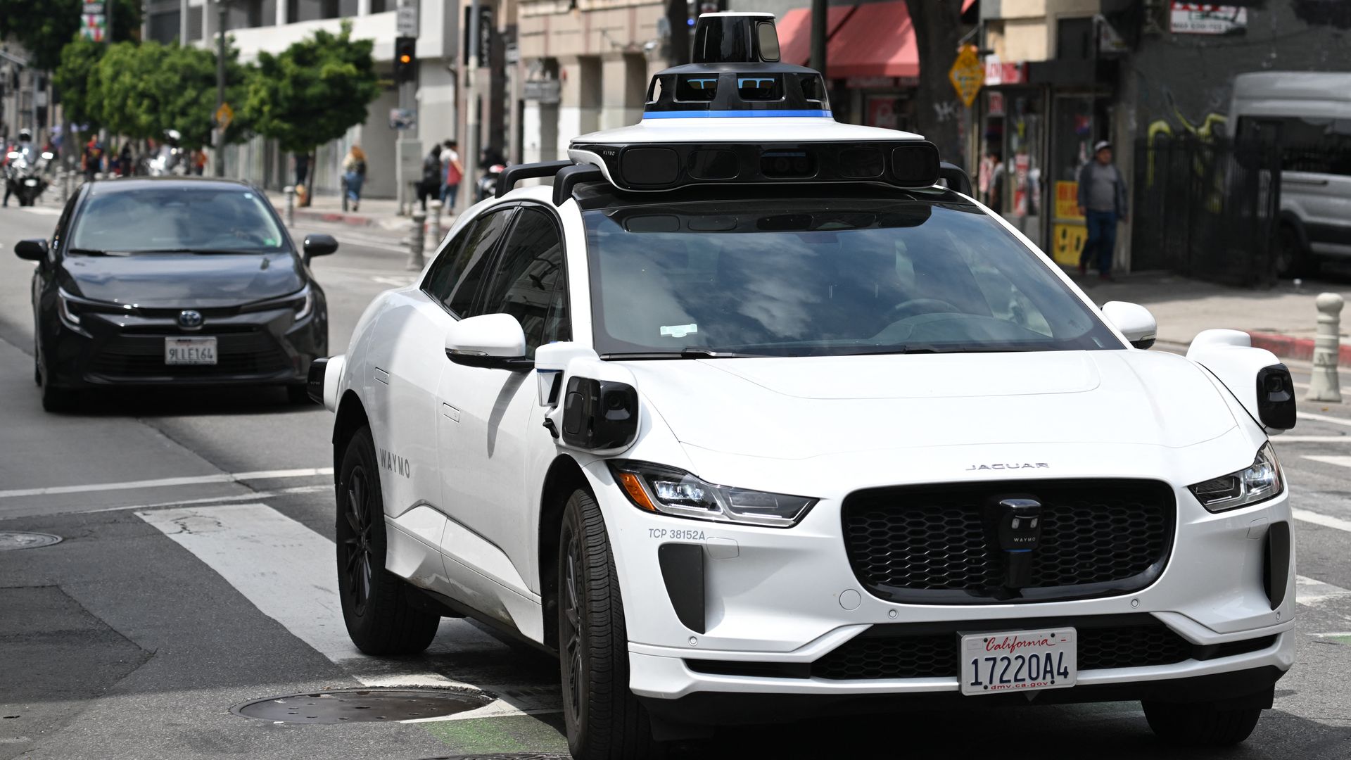Robotaxi company starts mapping Boston's challenging streets - Axios Boston