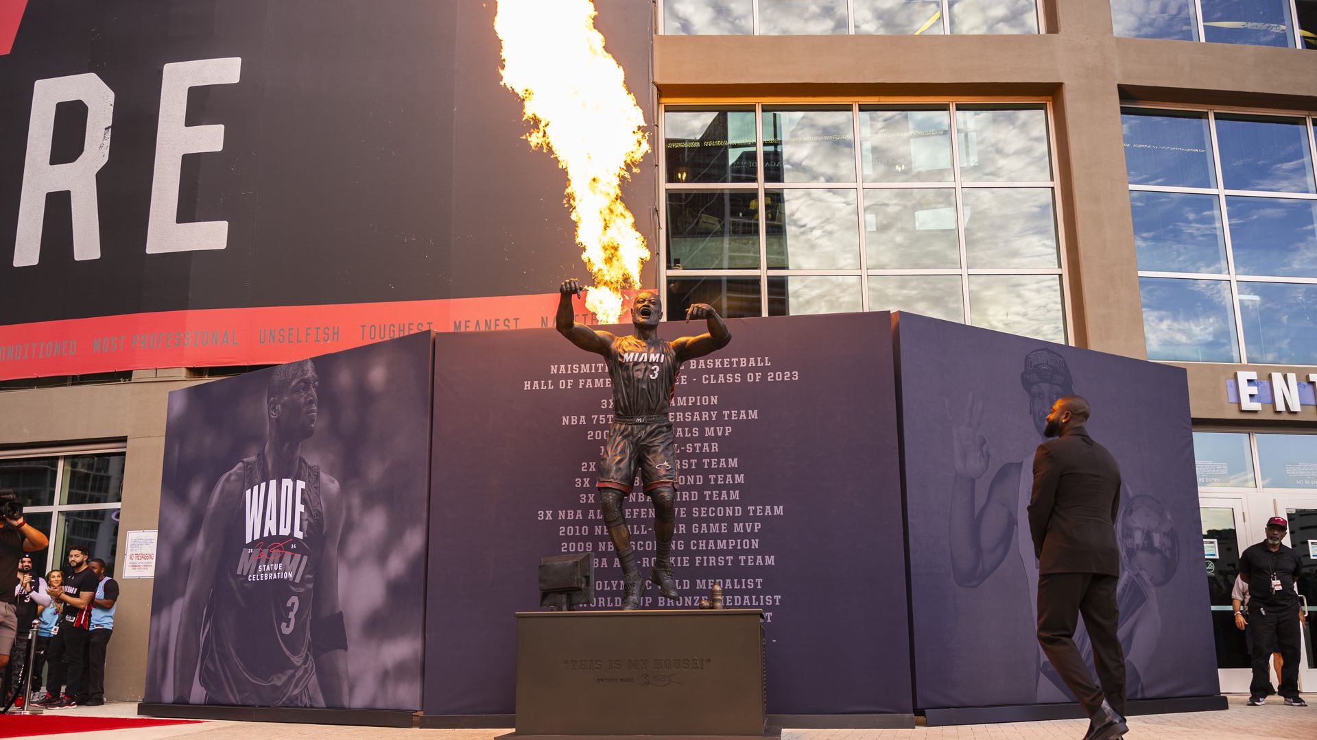 Dwyane Wade helped design statue that was mocked online - Axios Miami