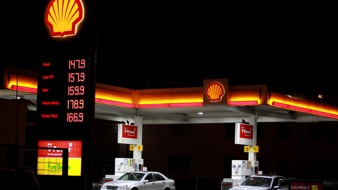 Shell agrees to set near-term carbon targets