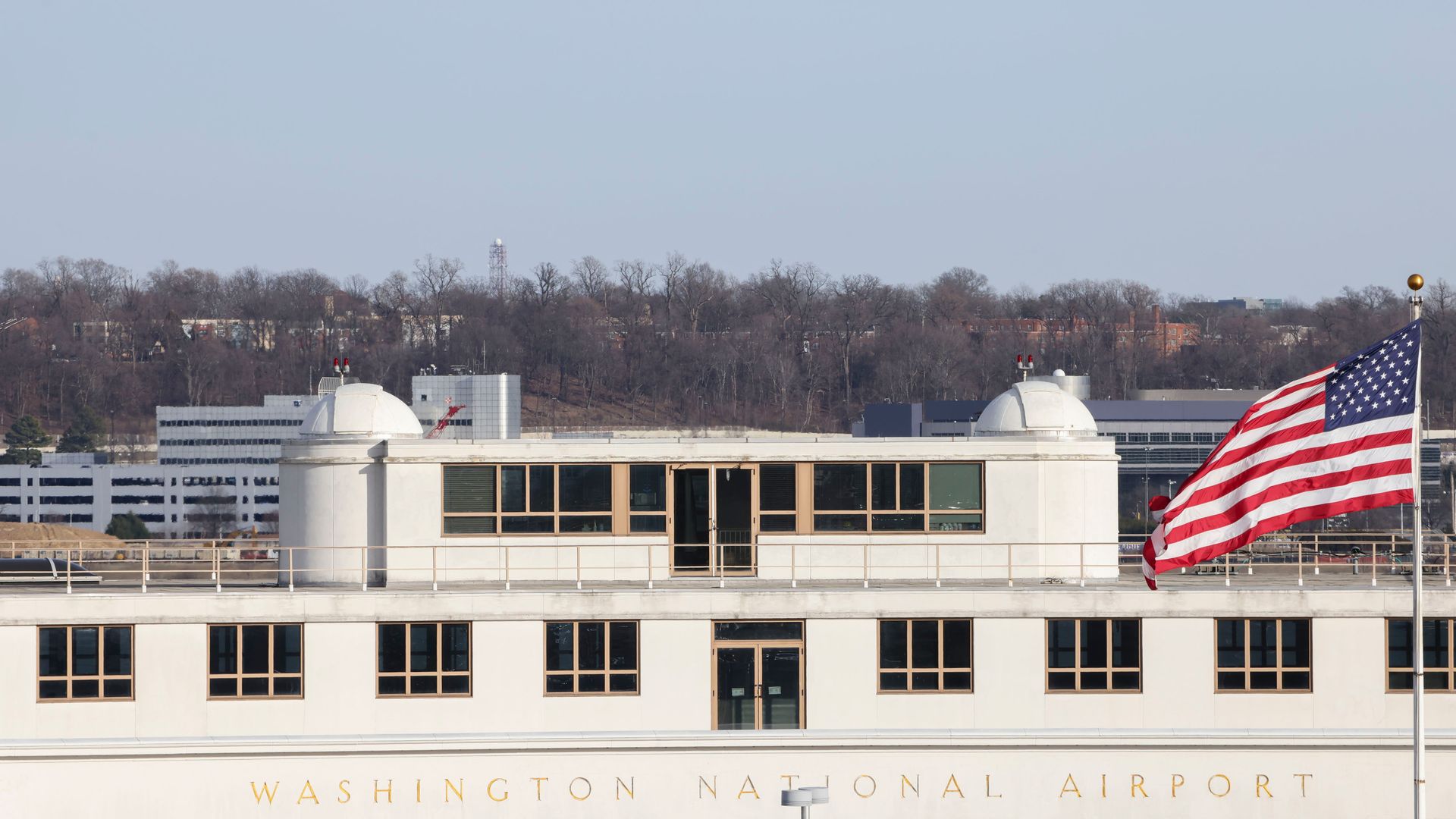 Reagan airport in D.C. has the country's busiest runway. Here's why ...