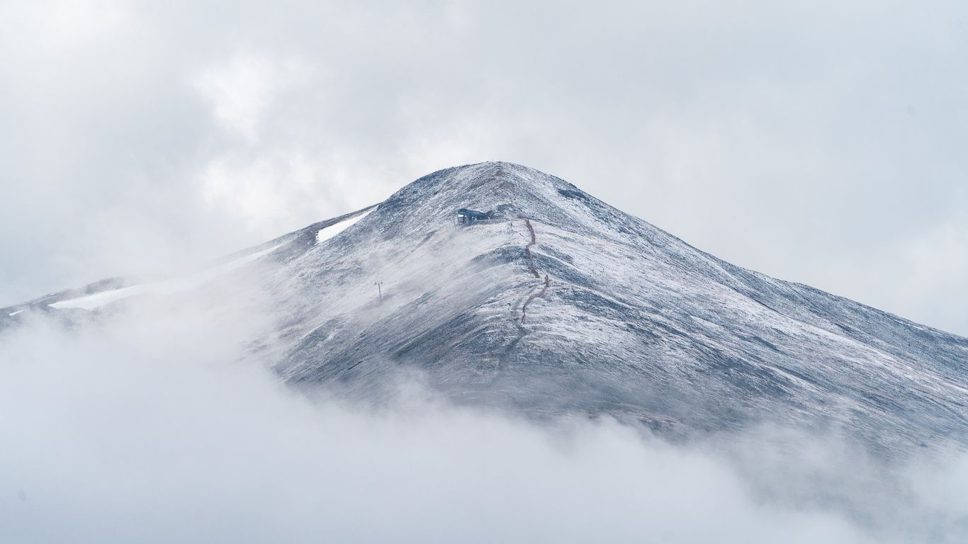 The first snowfall arrives in Colorado - Axios Denver