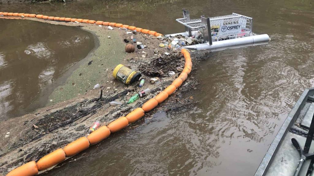 "Litter Gitters" are cleaning New Orleans' waterways - Axios New Orleans
