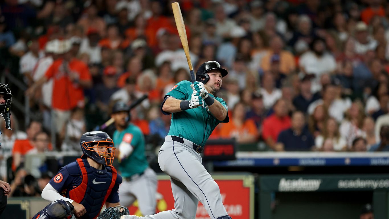 Mariners sweep Astros, AL West within reach - Axios Seattle