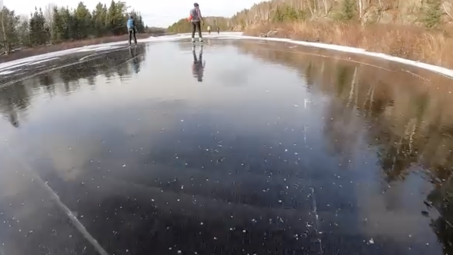 Northern Minnesota wild ice forms, skaters get clear views Boundary ...