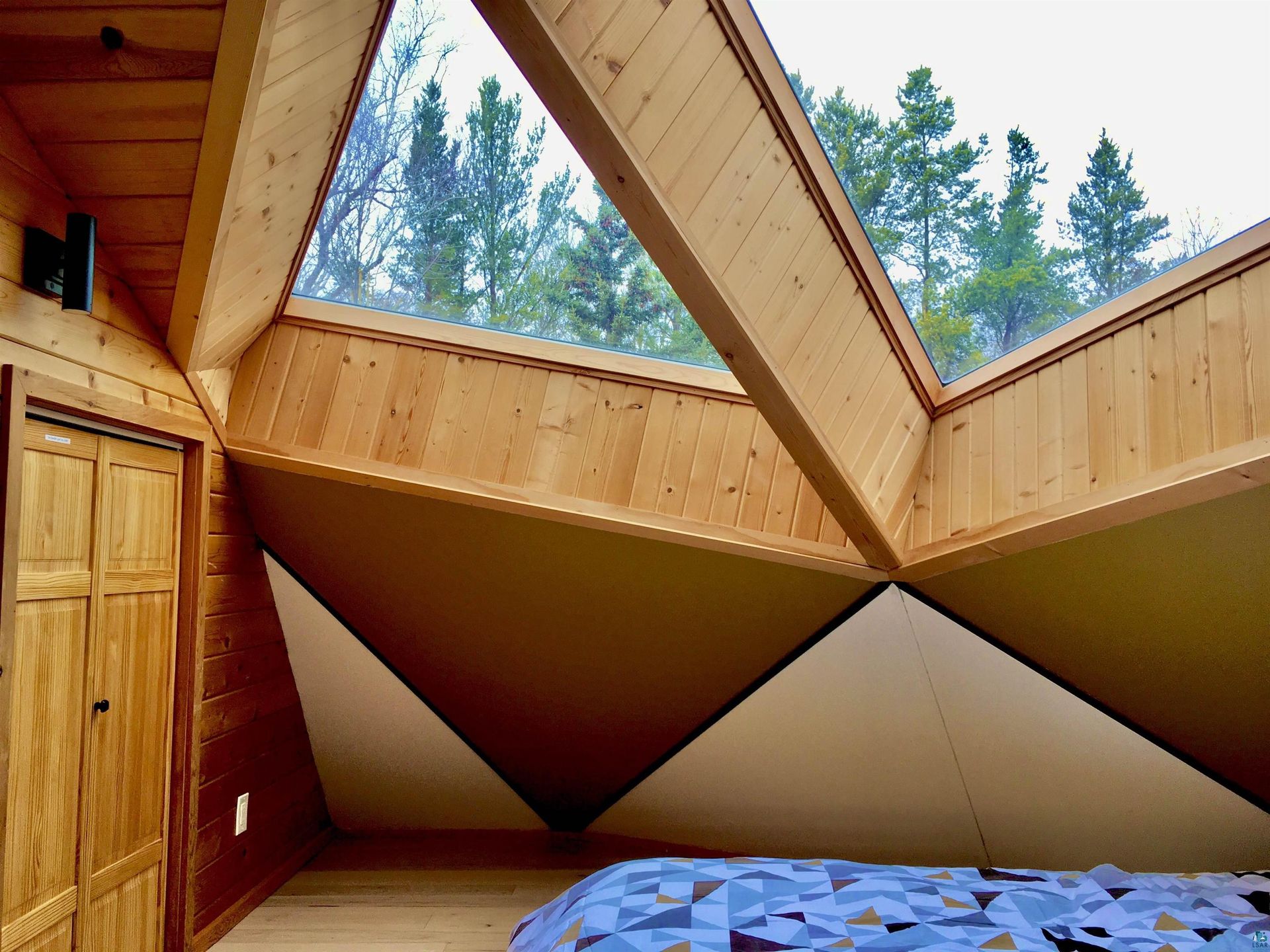 Geodesic dome cabin on Lake Superior lists for $1.279 million - Axios ...