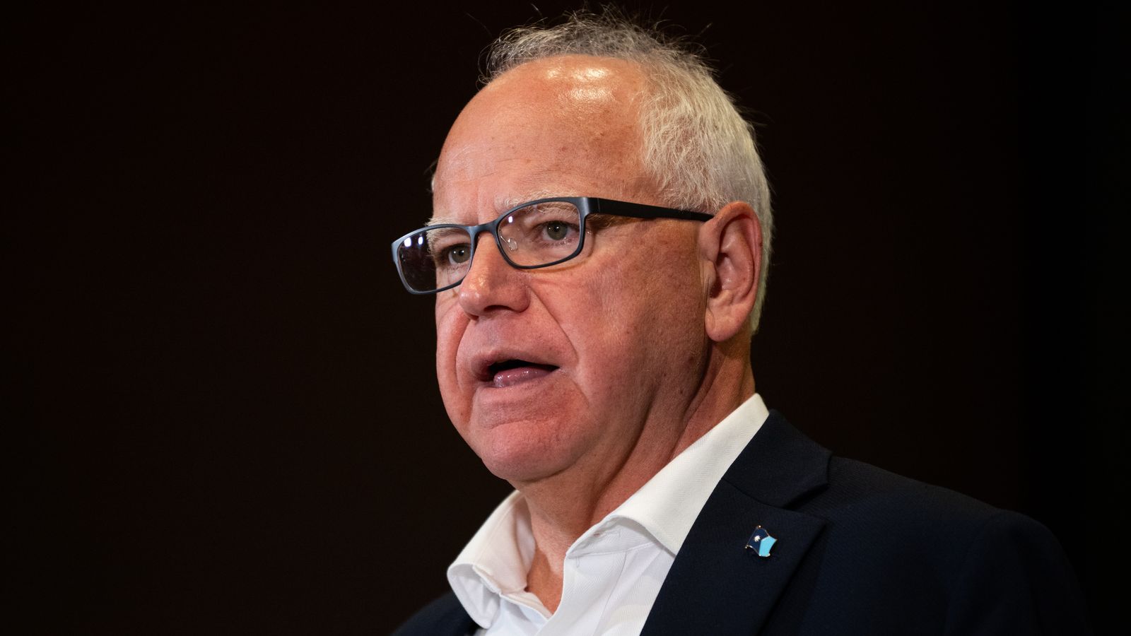 Walz defends misstatements as "candid" words in CNN interview