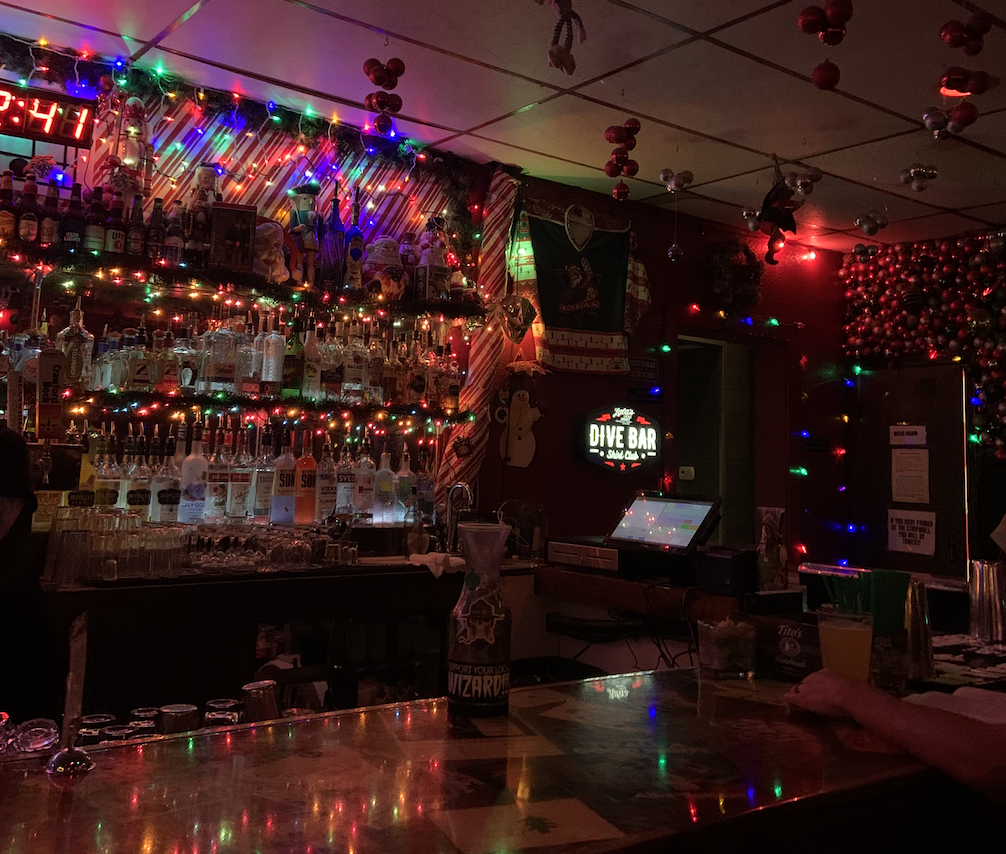 Where to find Austin's cheeriest holiday pop-up bars - Axios Austin