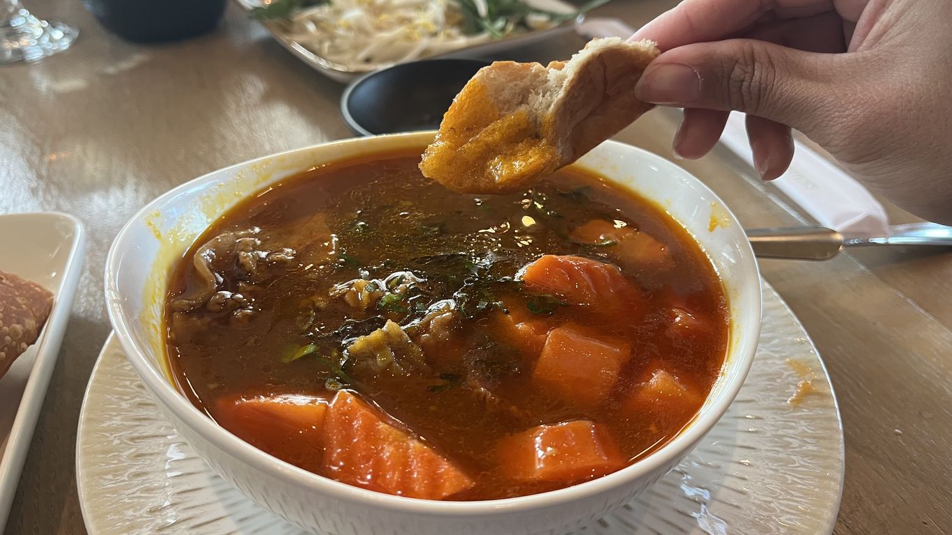 Zavy Kitchen brings Vietnamese cuisine to East Village - Axios Des Moines