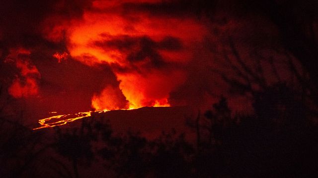 In photos: Lava continues flowing from Hawaii's Mauna Loa volcano