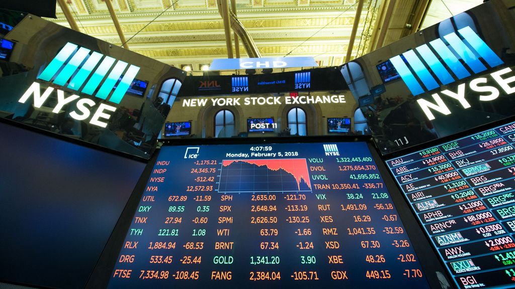 Dow drops more than 600 points as stock slide continues