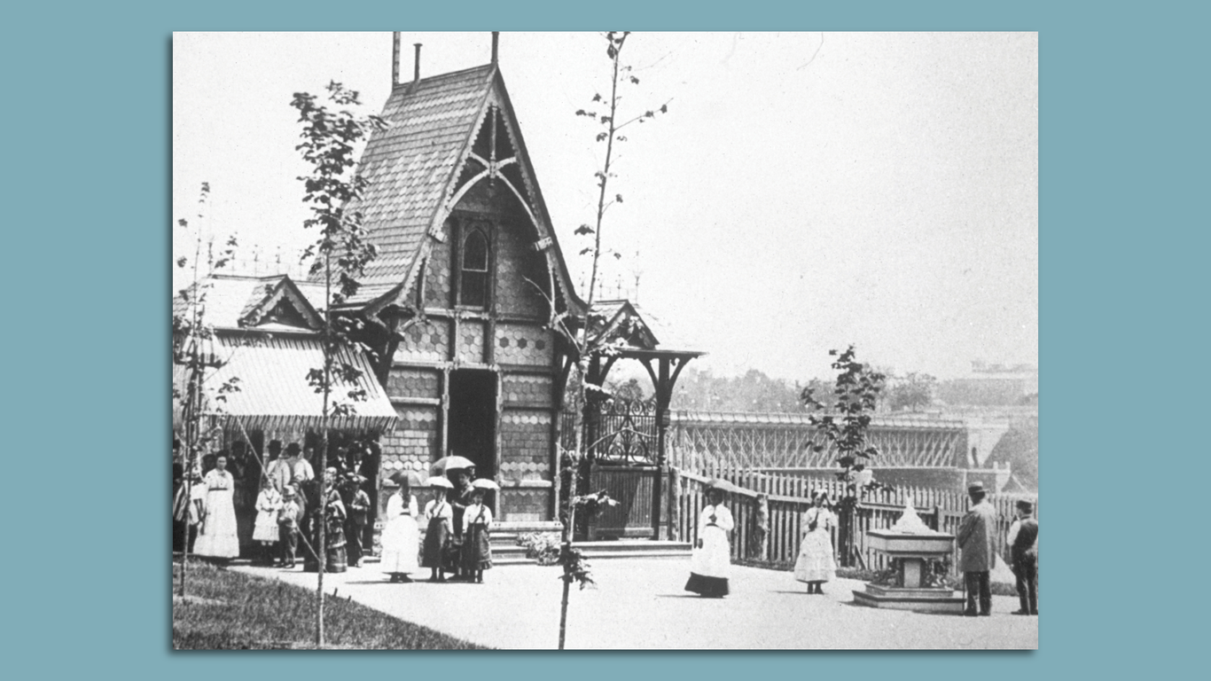 Philadelphia Zoo is celebrating its 150th anniversary with deals ...