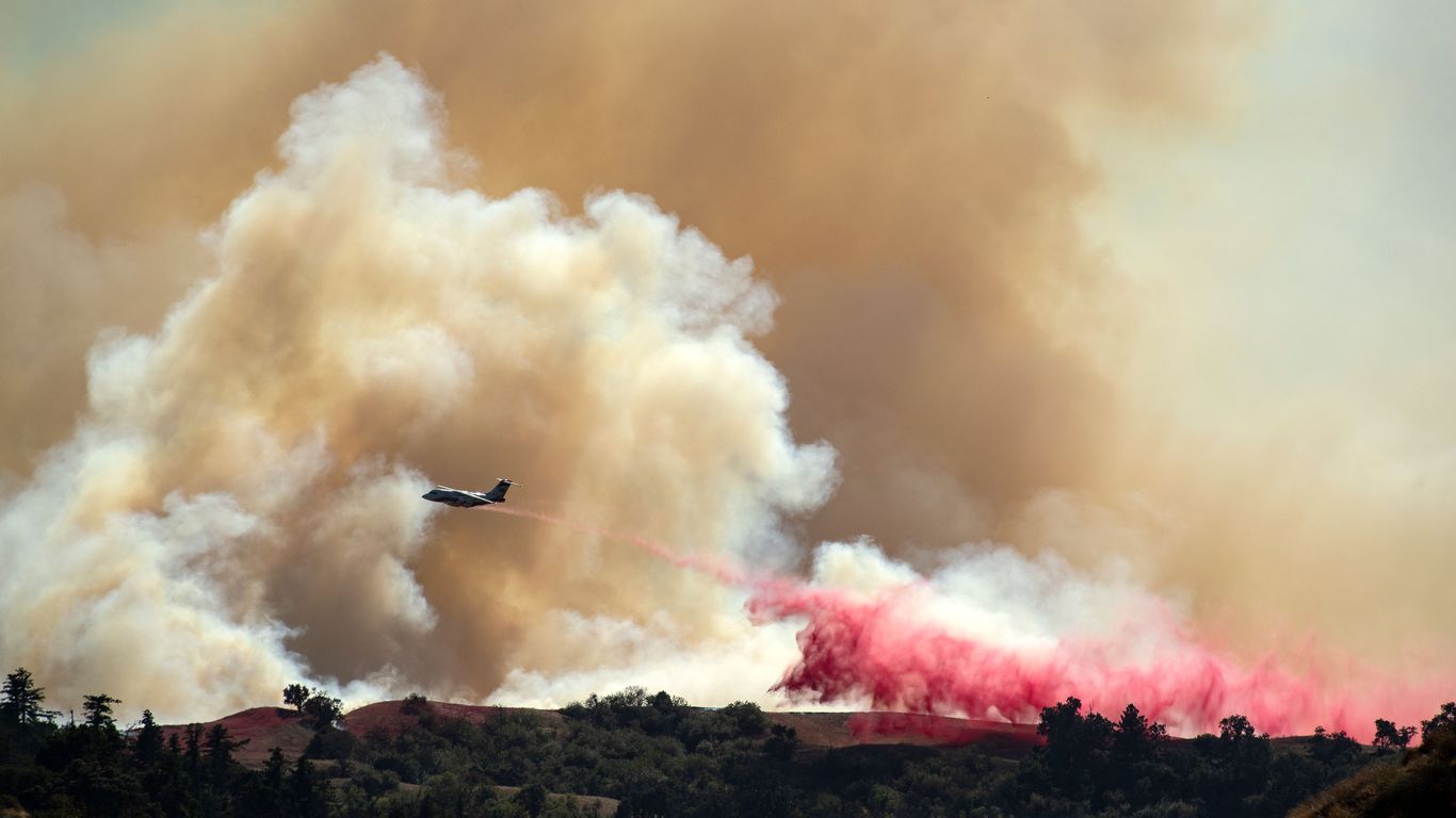 Southern California wildfires: Thousands evacuated