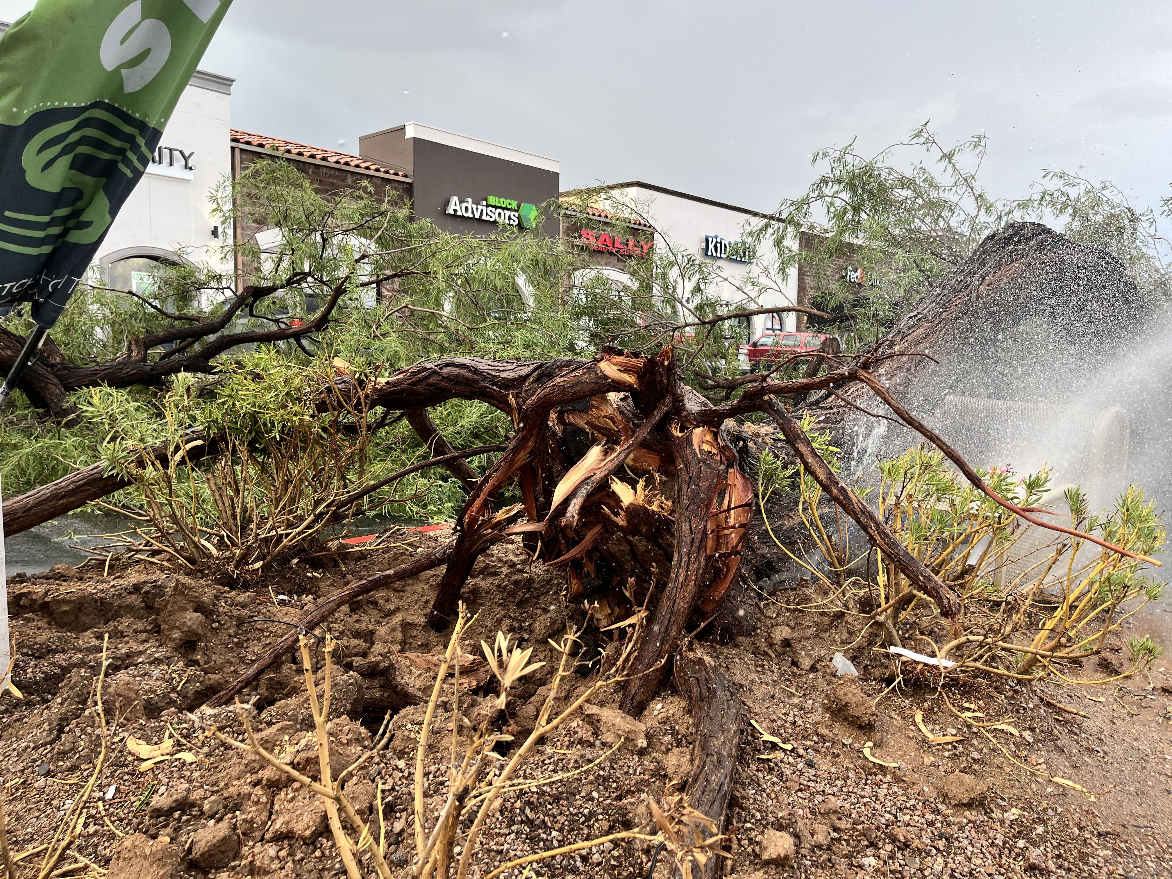 Phoenix microbursts cause tornado-like damage - Axios Phoenix