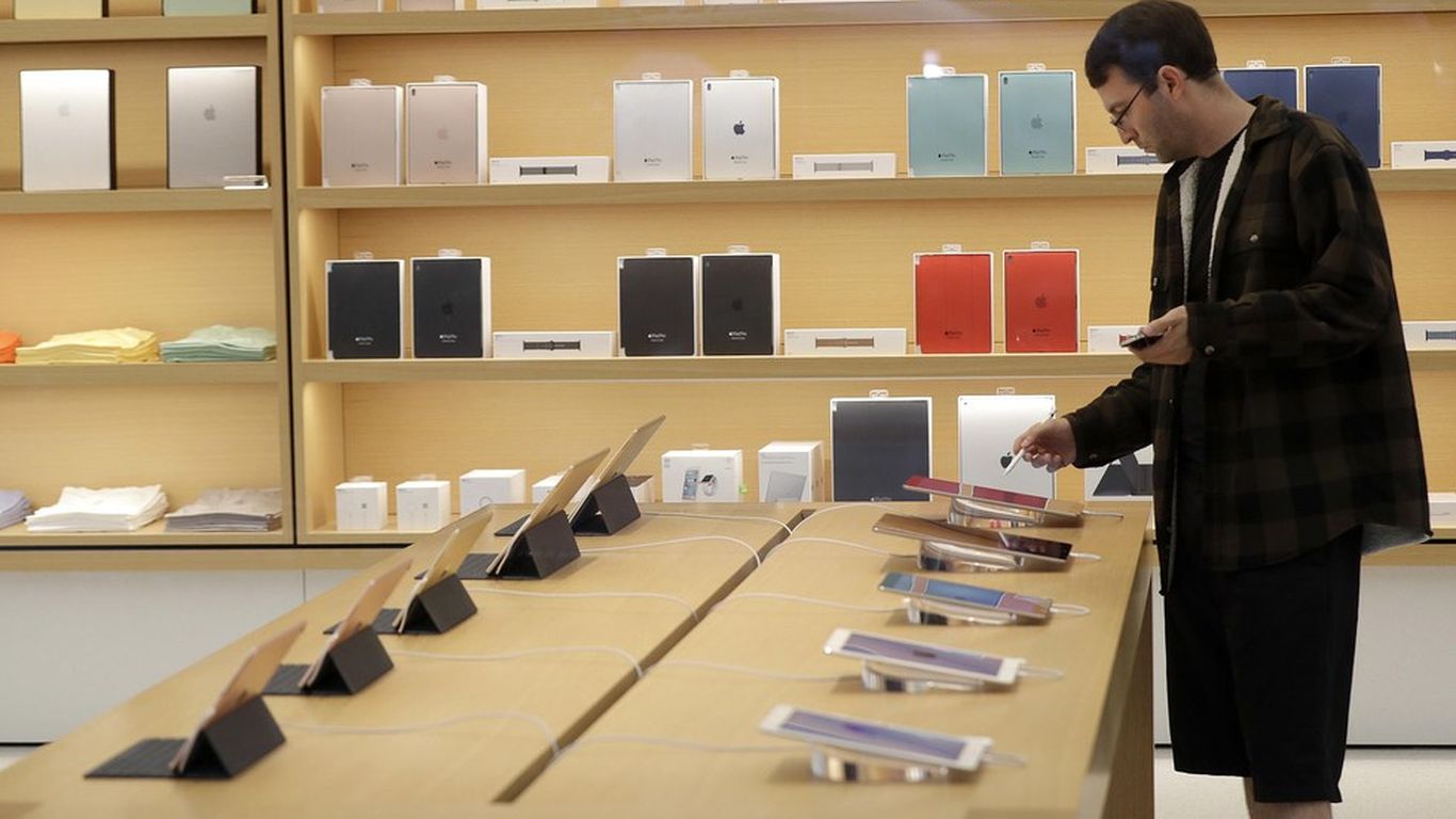 Global tablet market extends its shrinking streak