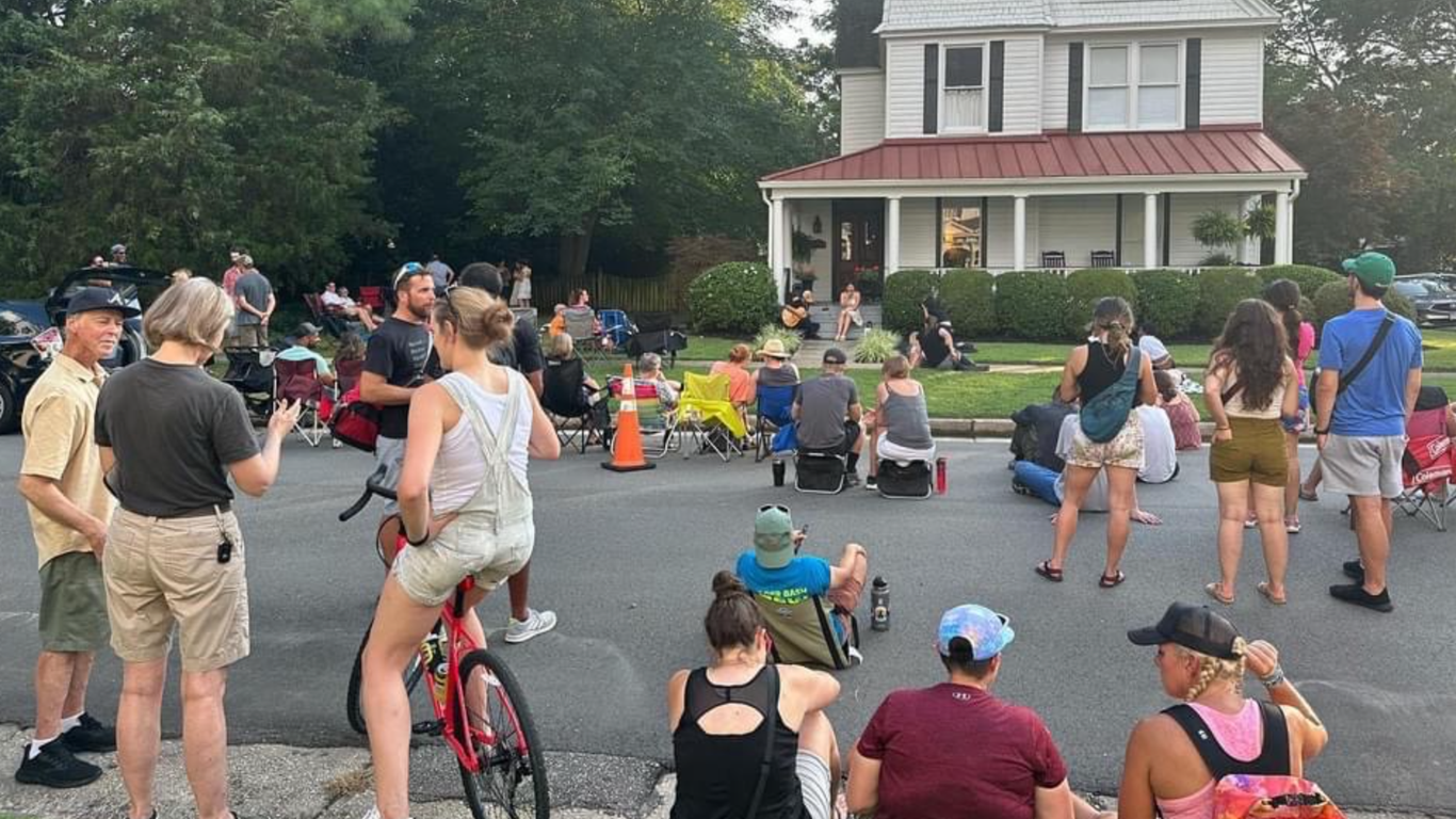 Porch concerts are bringing Richmond neighborhoods together - Axios ...