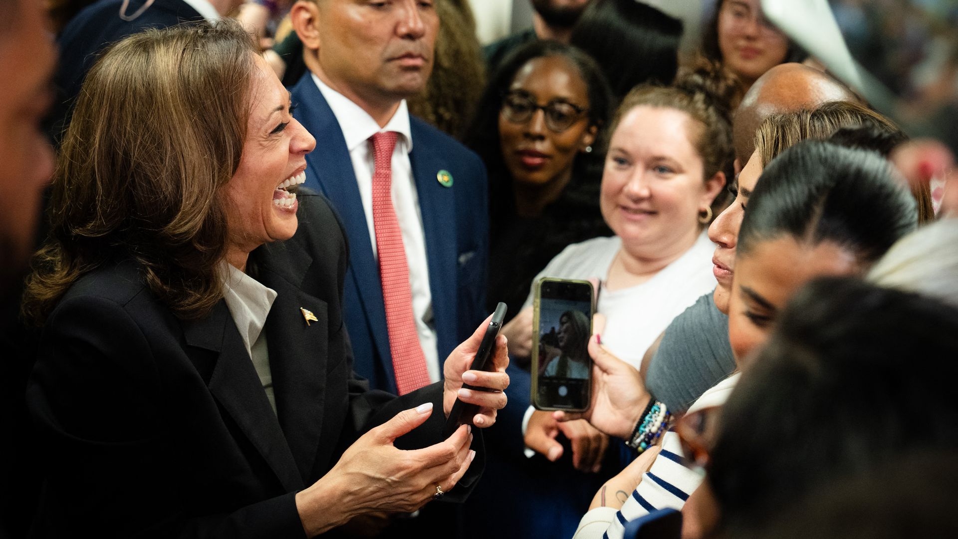 Harris campaign sees volunteer surge in key 2024 swing states