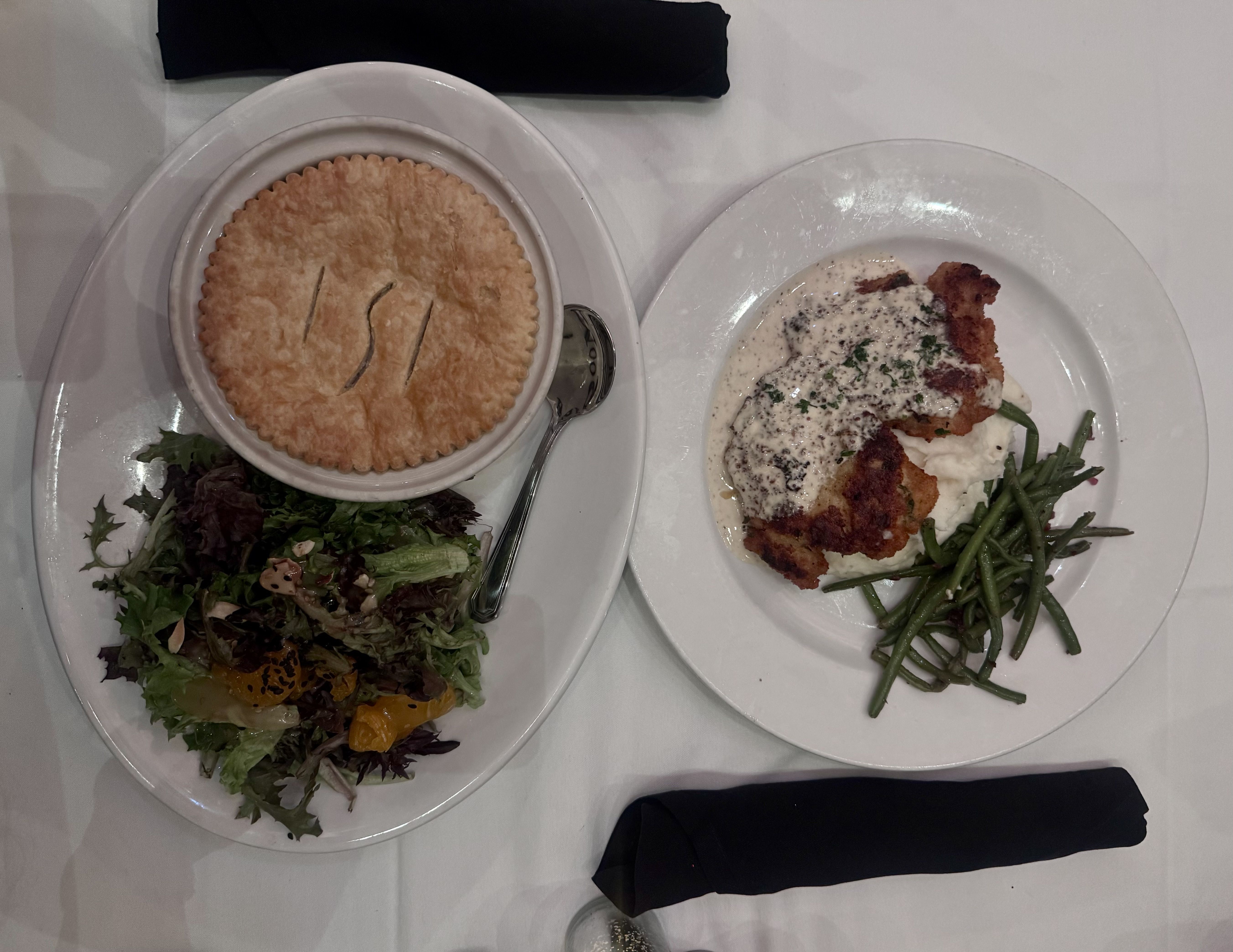 Walnut Room opens 2025 holiday season with new name - Axios Chicago