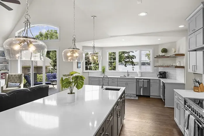 9 lake house Airbnbs near Charlotte with features like hot tubs, kayaks ...