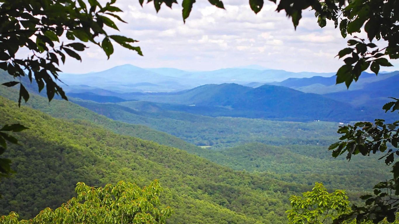 Virginia trails: 5 easy summits for first-time hikers - Axios Richmond
