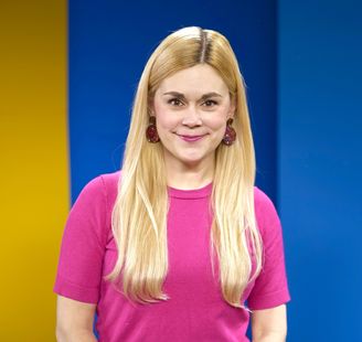 Claire Reilly - Axios