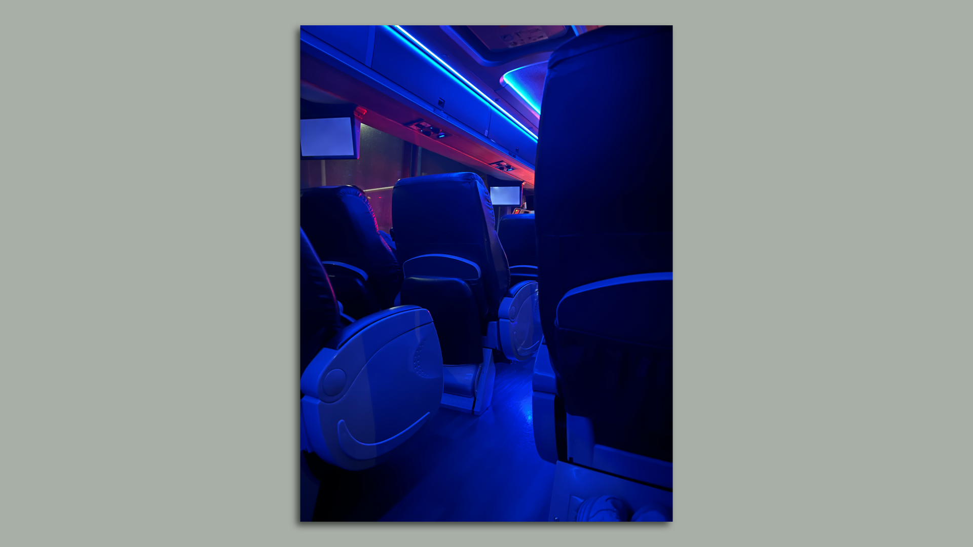 Vonlane brings luxury bus travel to Texas - Axios Austin