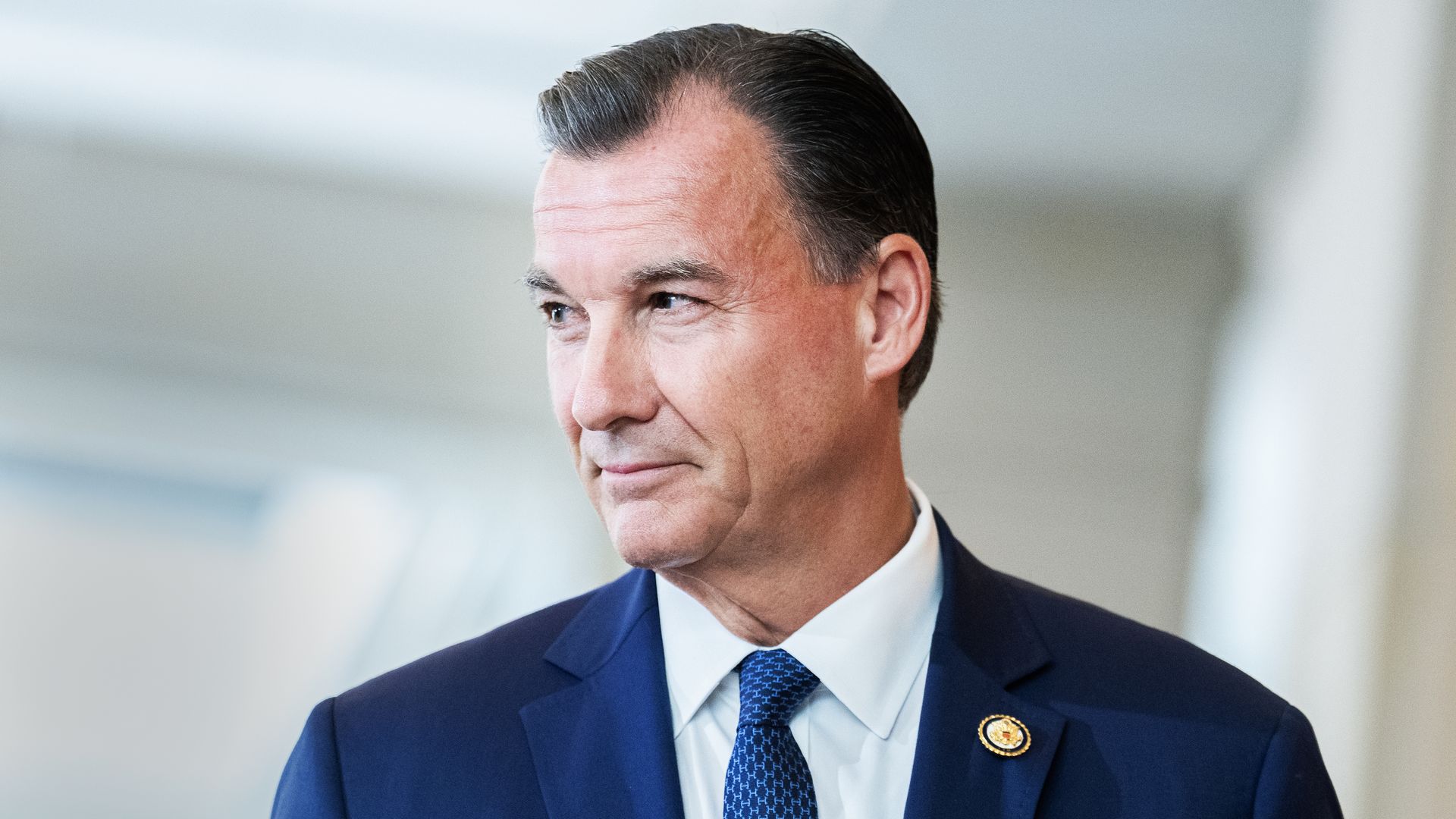 House Democrat gives Cuomo 11th-hour endorsement in break with party