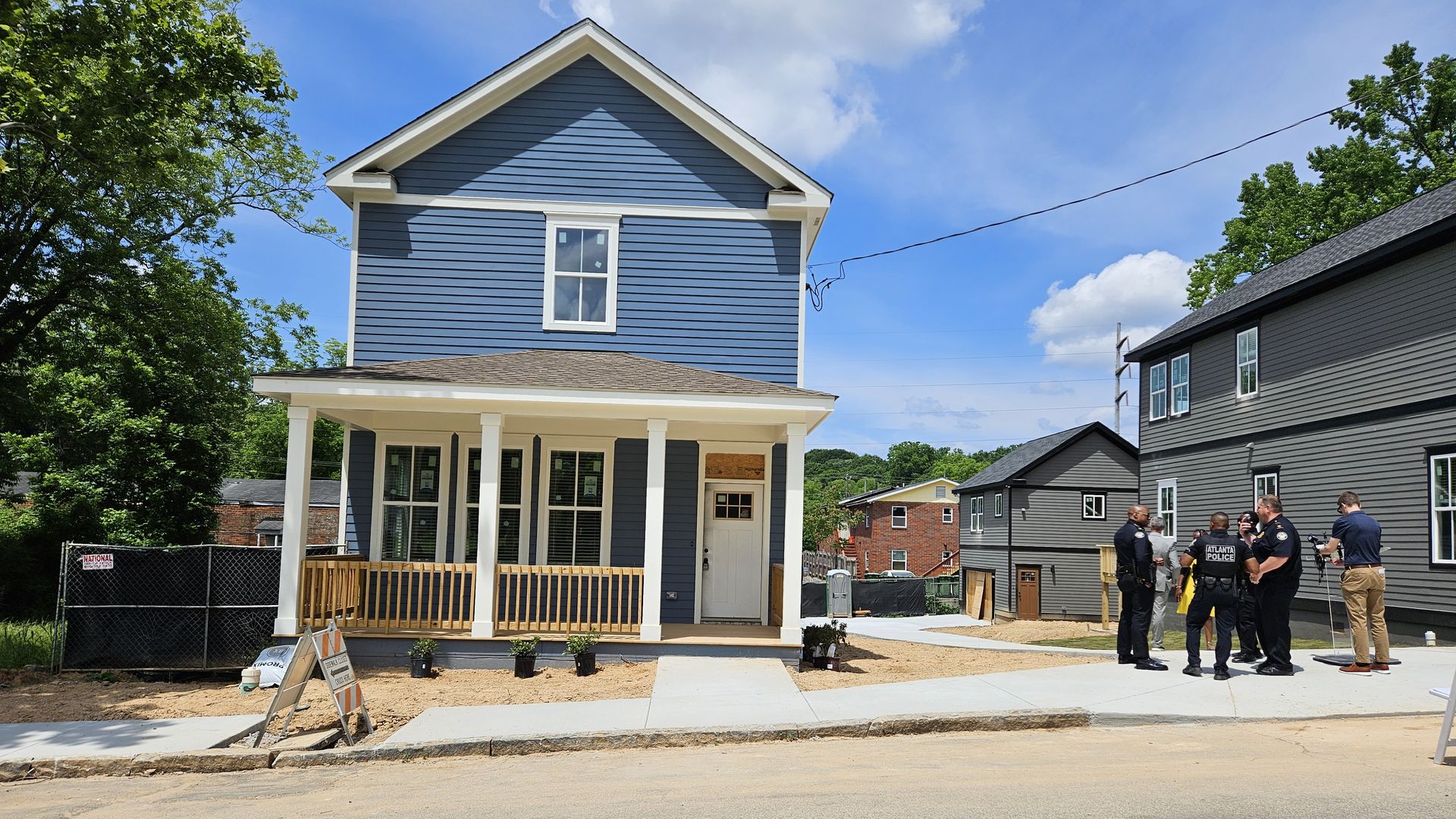 Two Atlanta police officers move to English Avenue as part of the ...