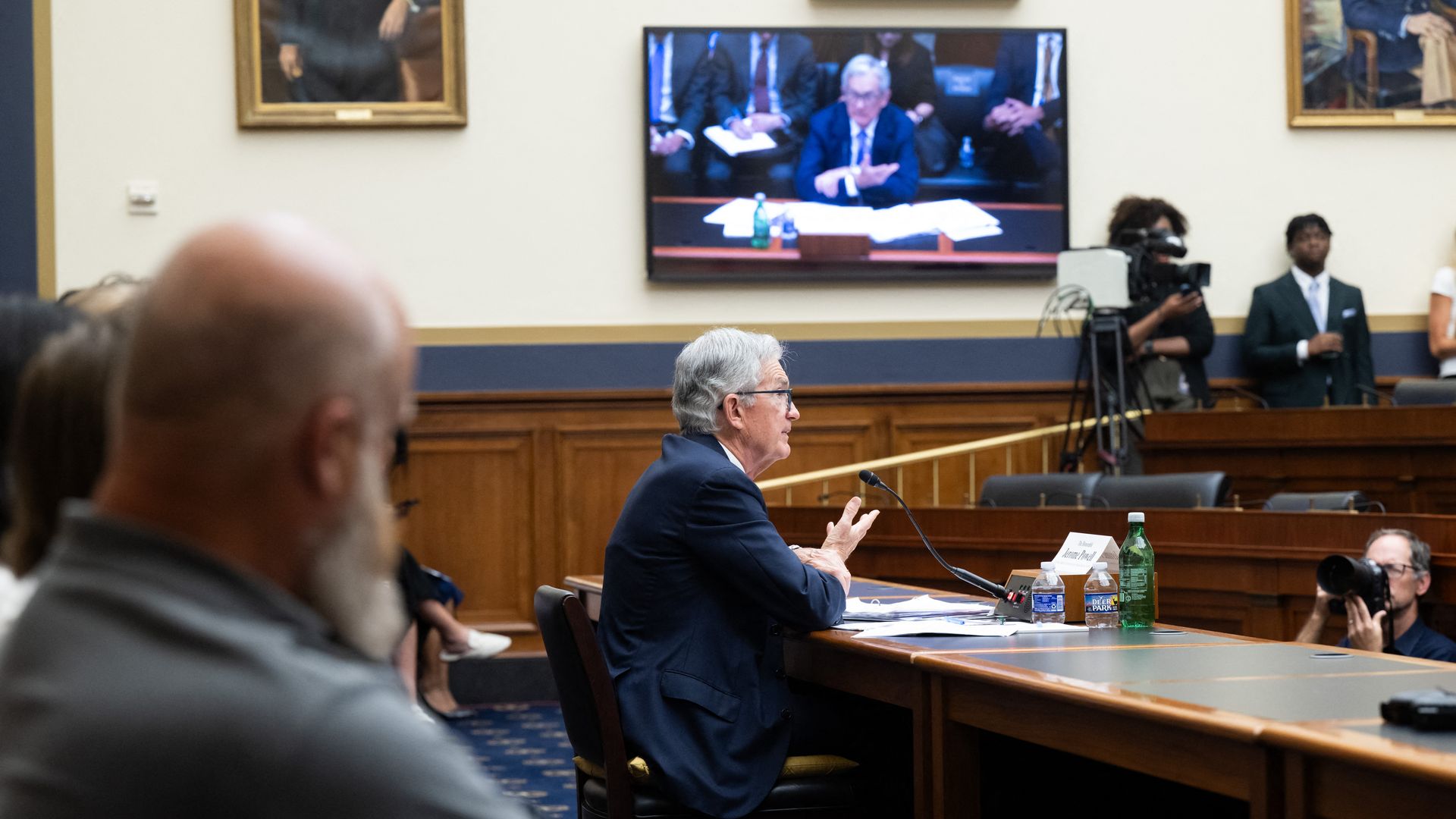 Democrats join some Republicans, Trump in calls for Fed to lower rates