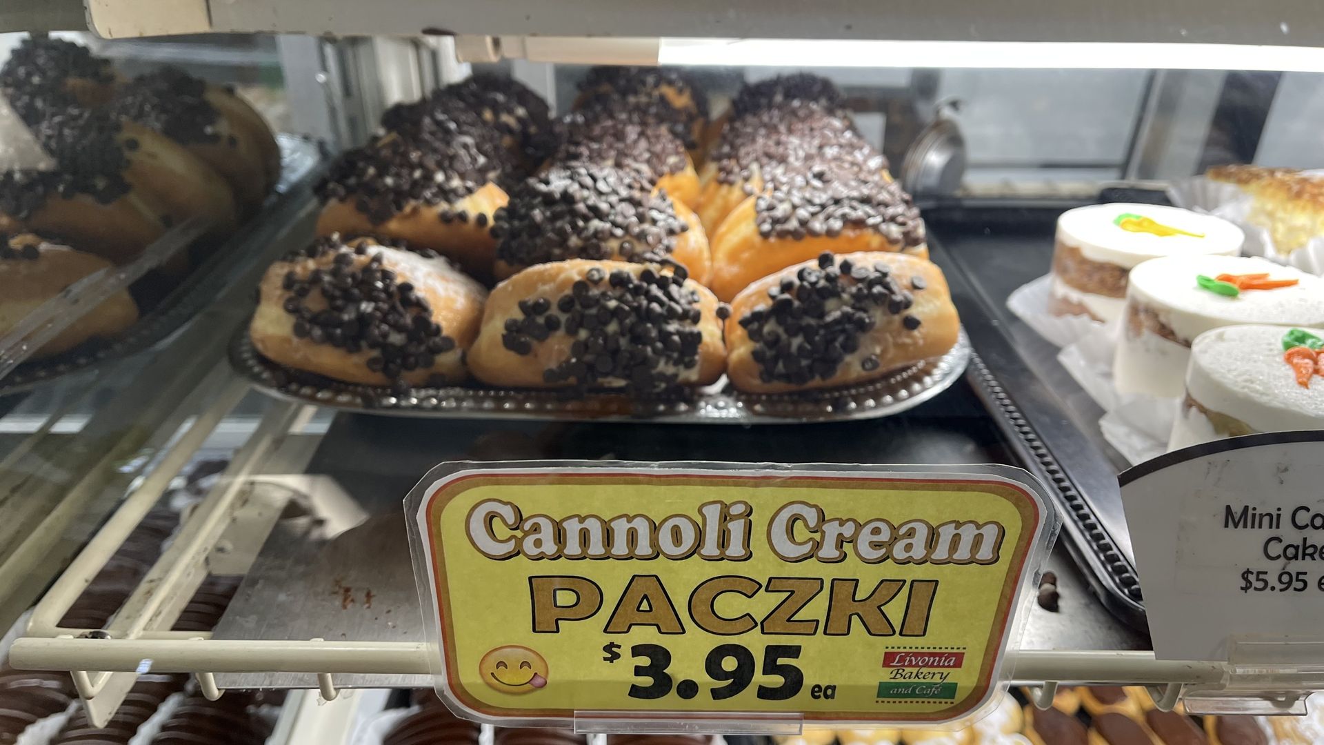 Detroit bakeries prepare for Fat Tuesday paczki rush - Axios Detroit