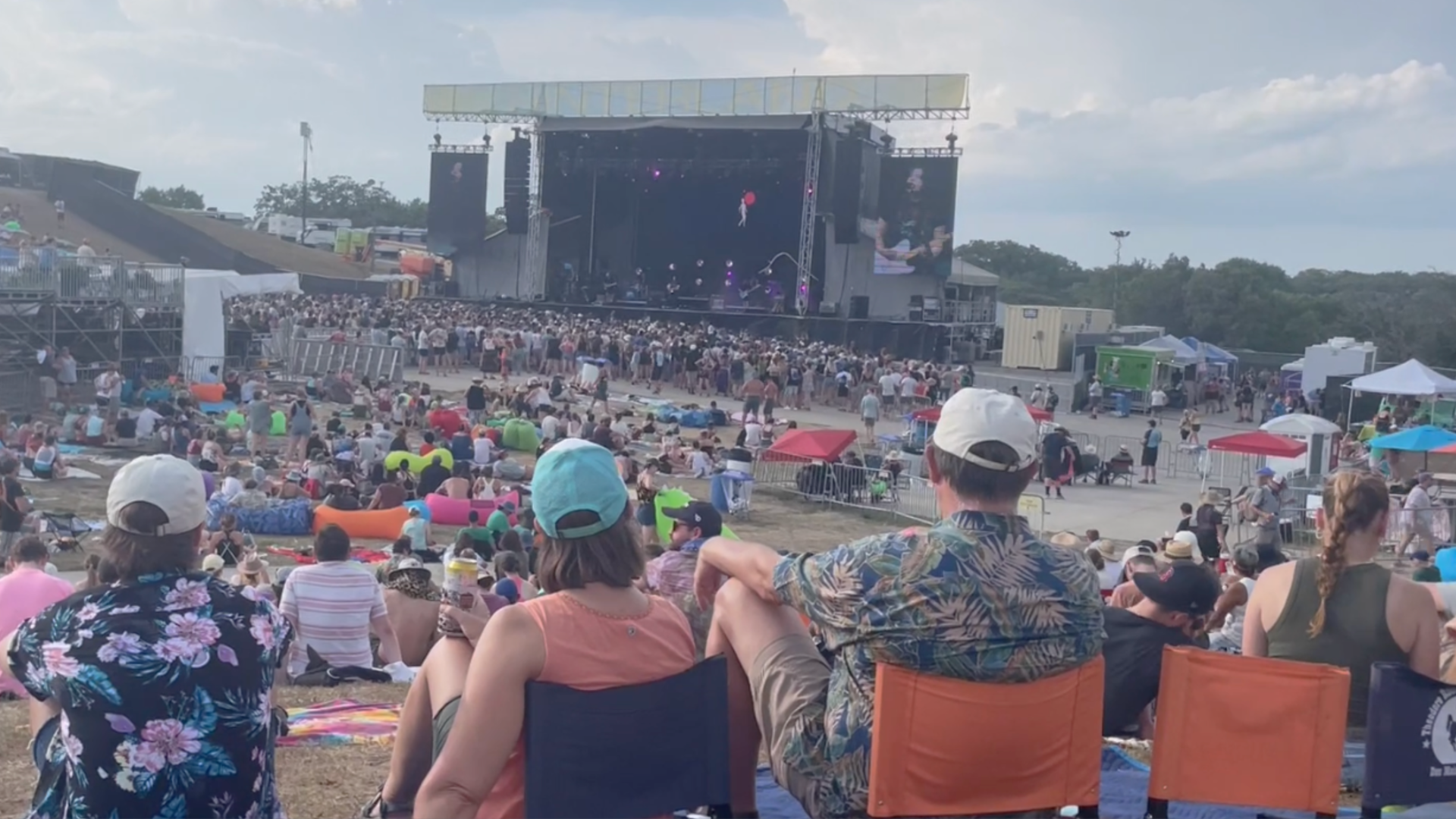 Hinterland offers ticket returns for days 90° or higher - Axios Des Moines