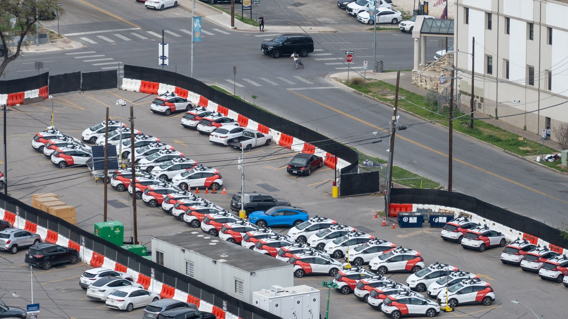 Self-driving cars in Austin are getting in the way of police, fire, EMT ...