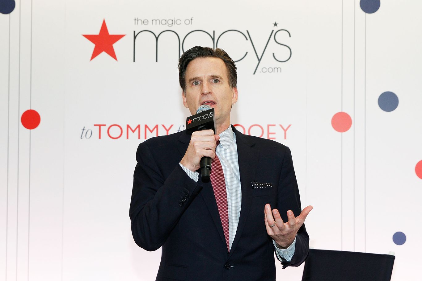 Retail: Macy's talks holidays