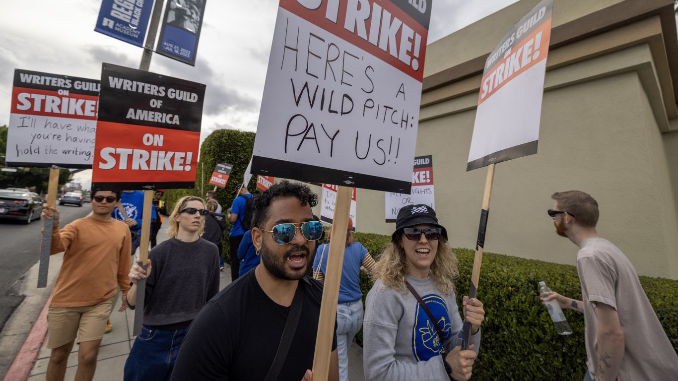 Chicago writers sound off on Hollywood strike - Axios Chicago