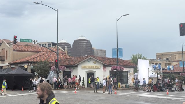 "Ted Lasso" filming on the Plaza in Kansas City - Axios Kansas City