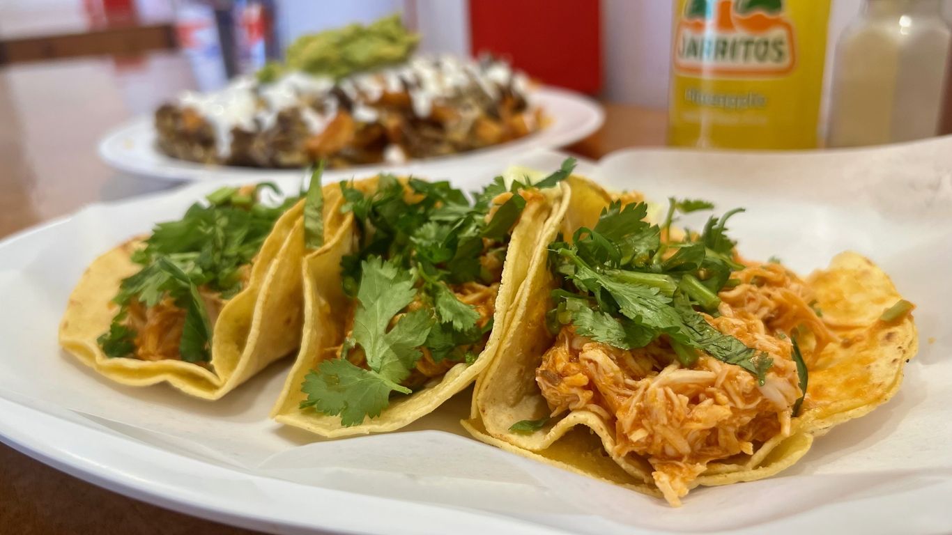 One taco to go: Marianas Taco Shop - Axios Dallas
