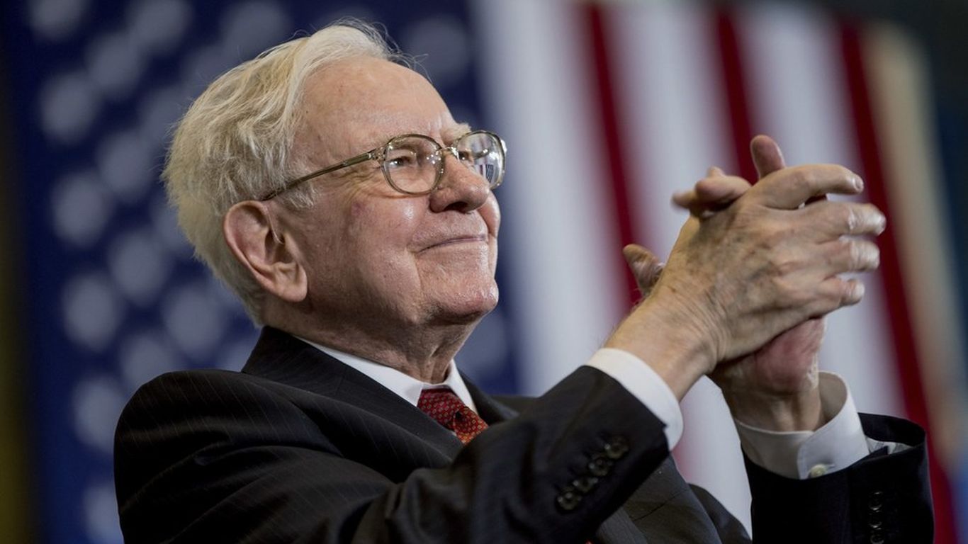 Warren Buffett on Trump, Apple and airplanes