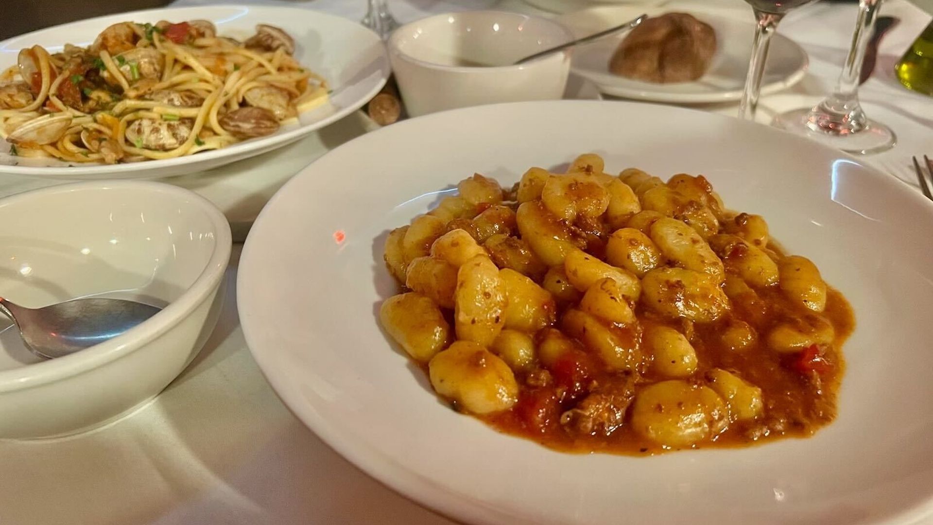 We tried some of Chicago's best pasta dishes - Axios Chicago
