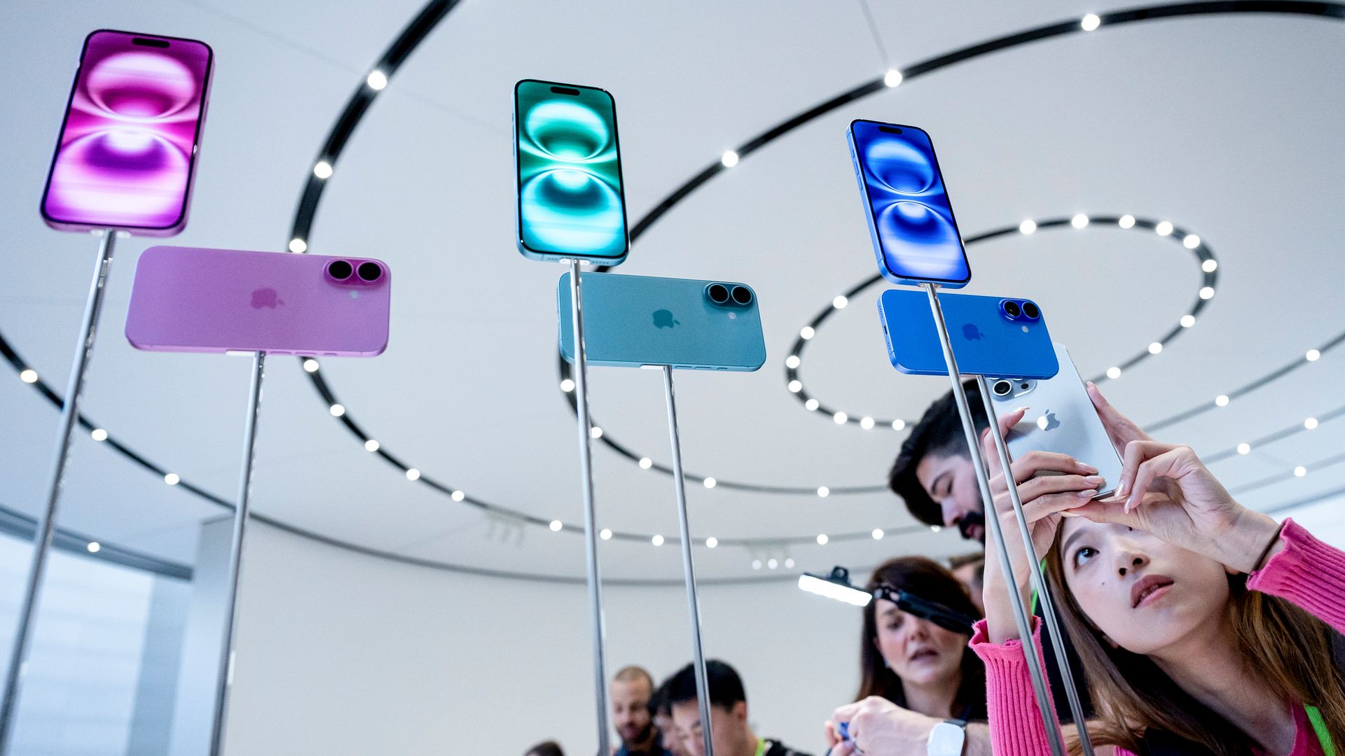 Apple iOS 18.4 updates: New Apple Intelligence features and emojis